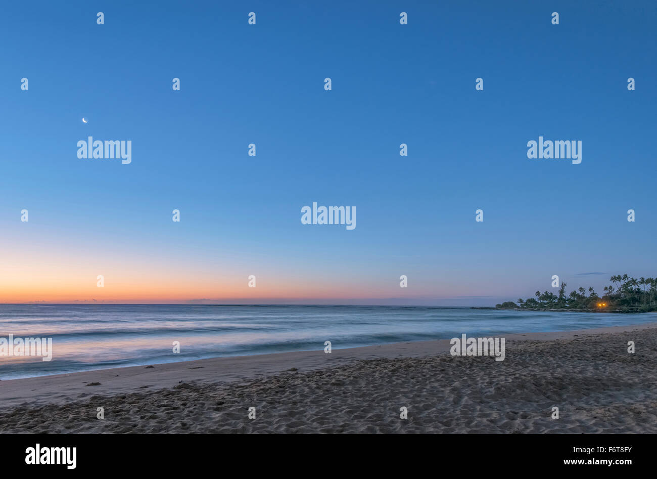 Moon setting over ocean hi-res stock photography and images - Alamy