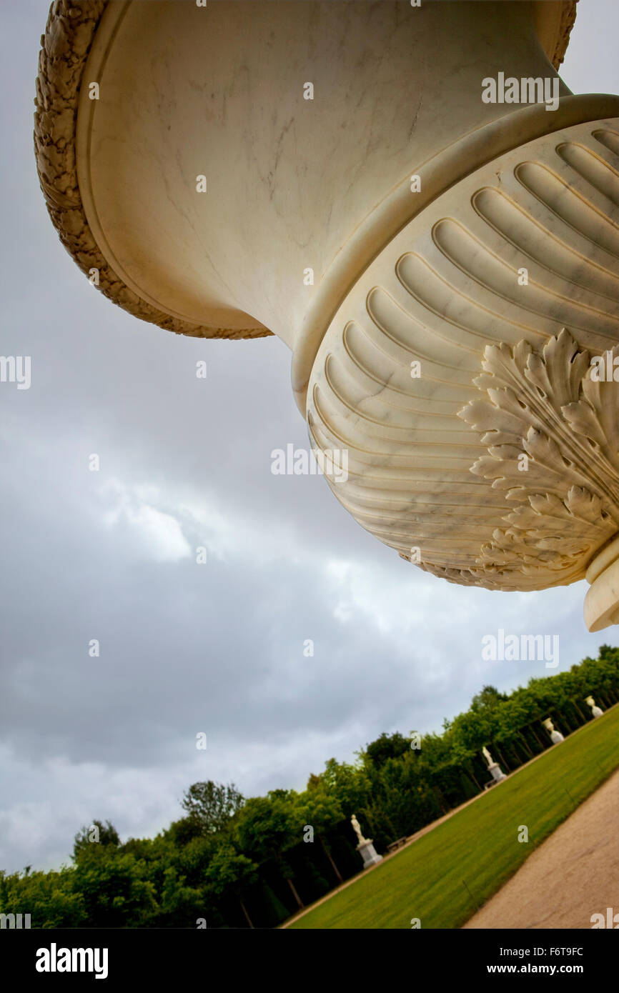 Vase and green in the gardens of Chateau of Versailles Stock Photo - Alamy