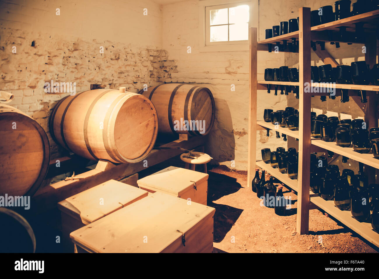 Vineyard and wine cellar hi-res stock photography and images - Alamy