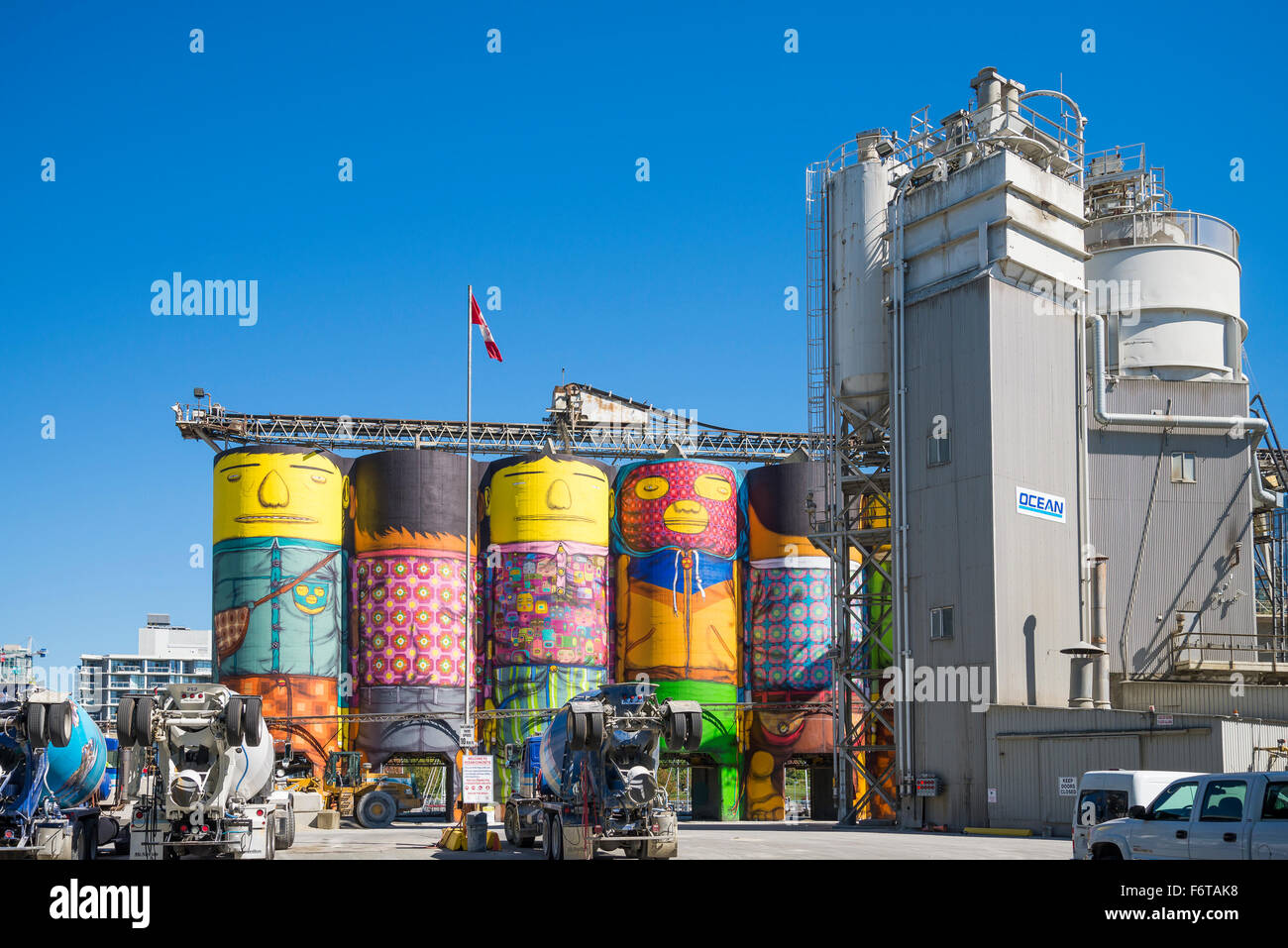 Granville island ocean cement public art hi-res stock photography and ...
