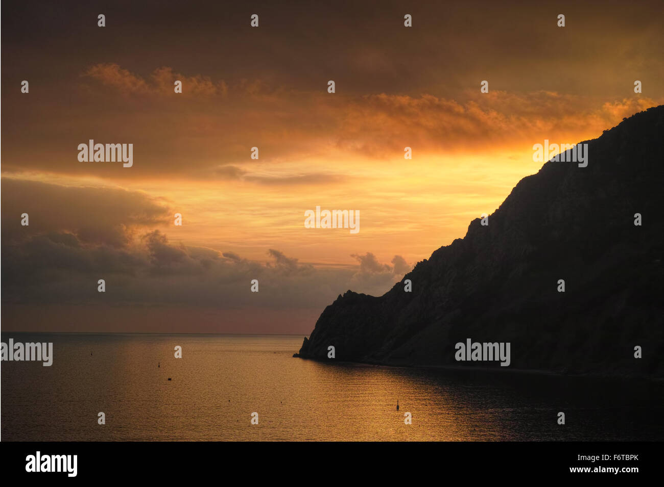Mediterranean sunset. Near Monterosso in the Cinque Terre Stock Photo ...