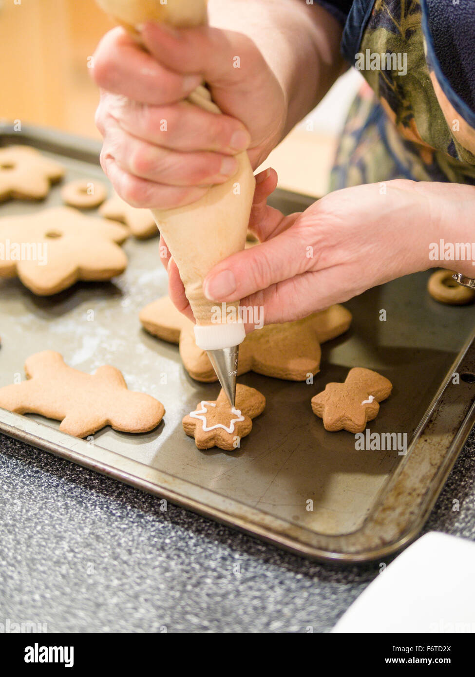 Star piping hi-res stock photography and images - Alamy