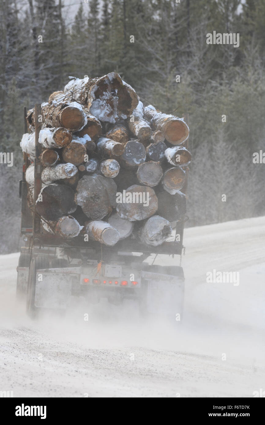 Logging truck winter hi-res stock photography and images - Alamy