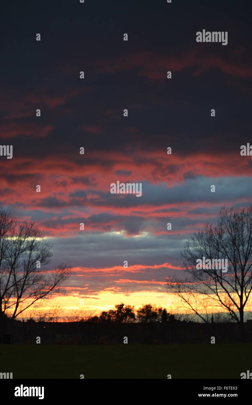 Red clouds hi-res stock photography and images - Alamy