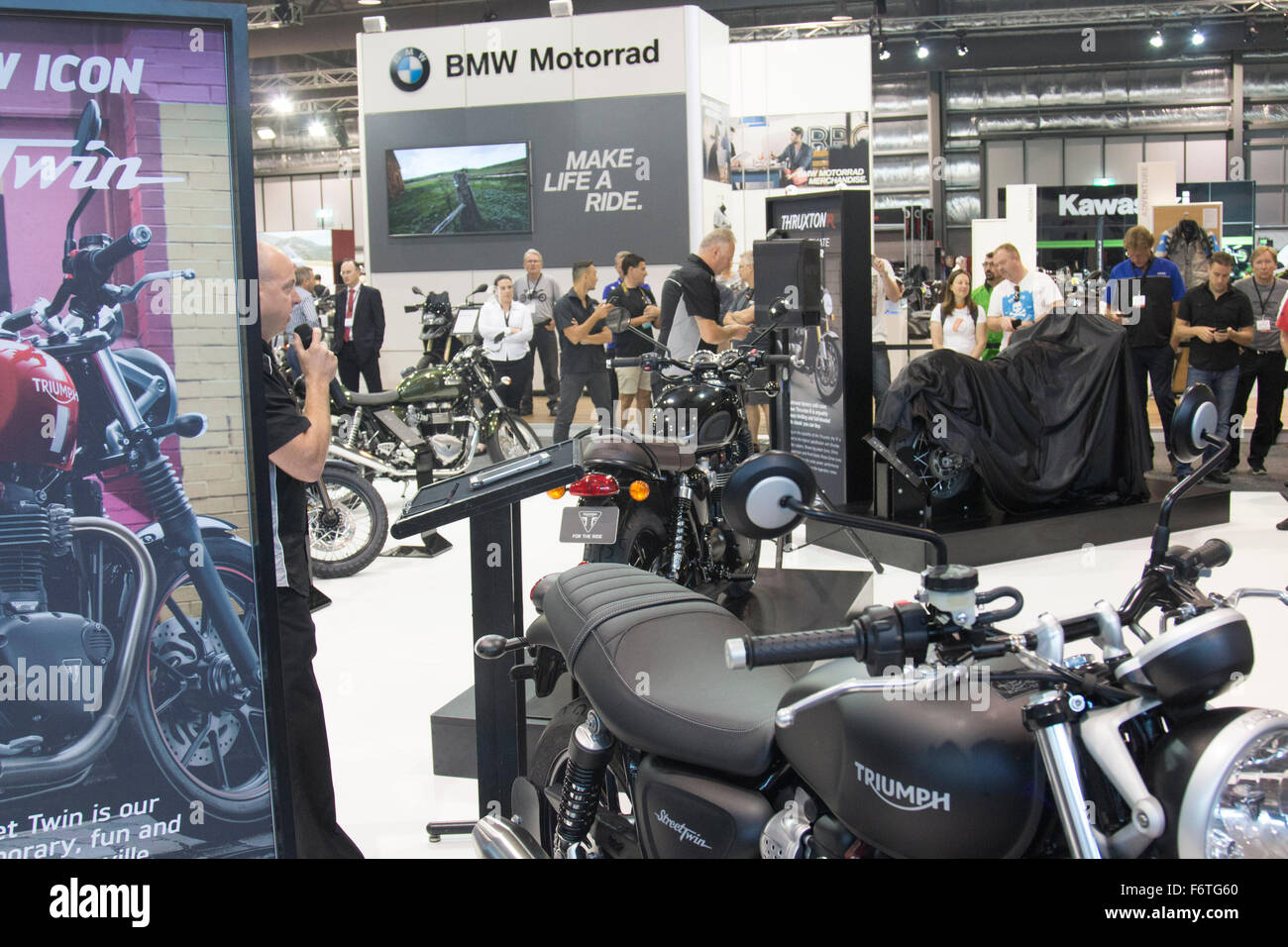 Twin triumph hi-res stock photography and images - Alamy