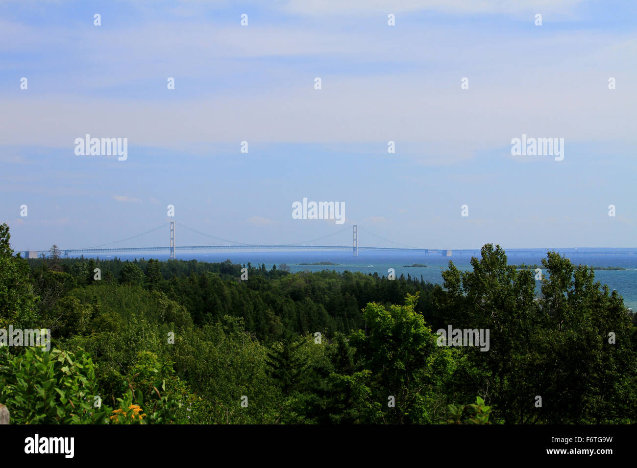 Mackinac bridge michigan landmarks hi-res stock photography and images ...