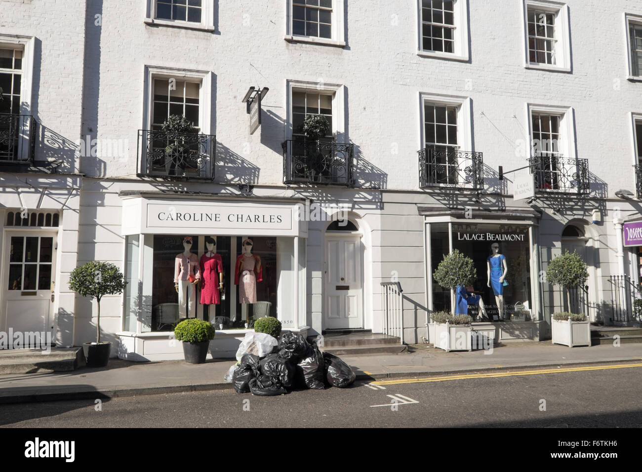 Shop windows in London Stock Photo - Alamy