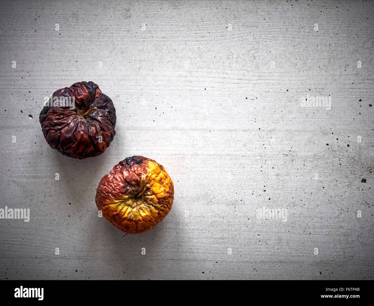 Rotten apples hi-res stock photography and images - Alamy