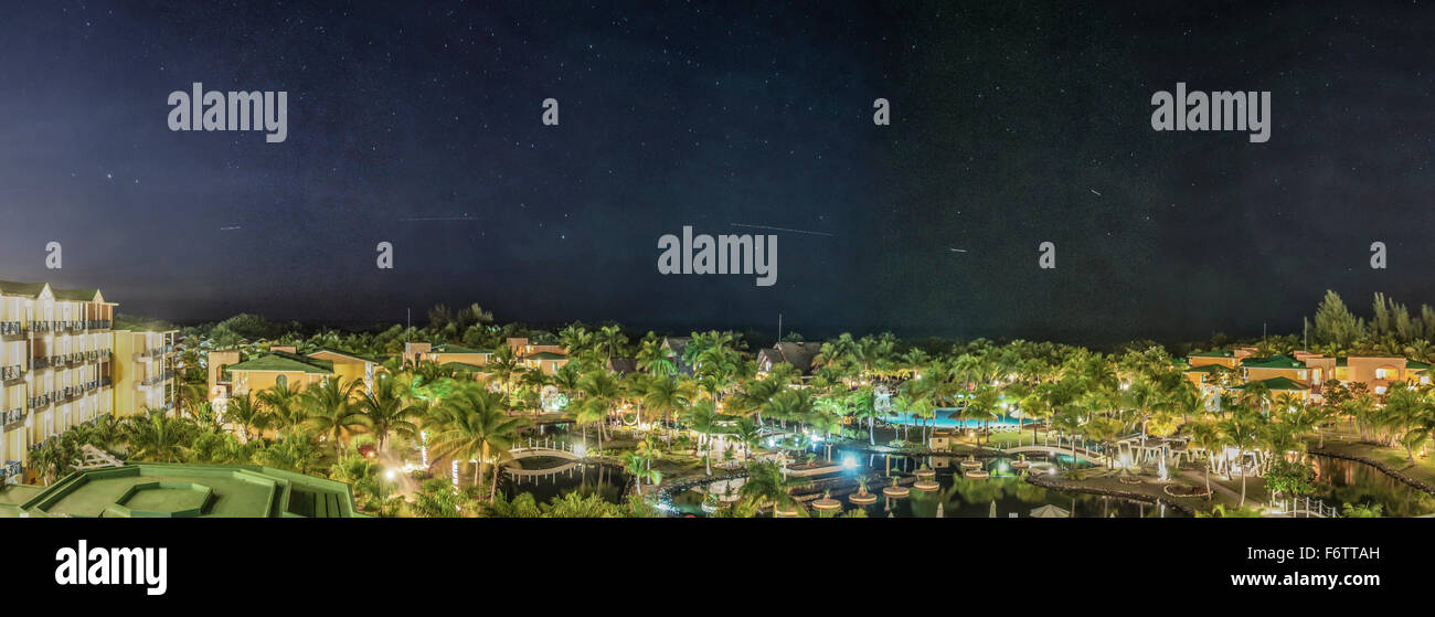 Habana by night hi-res stock photography and images - Alamy