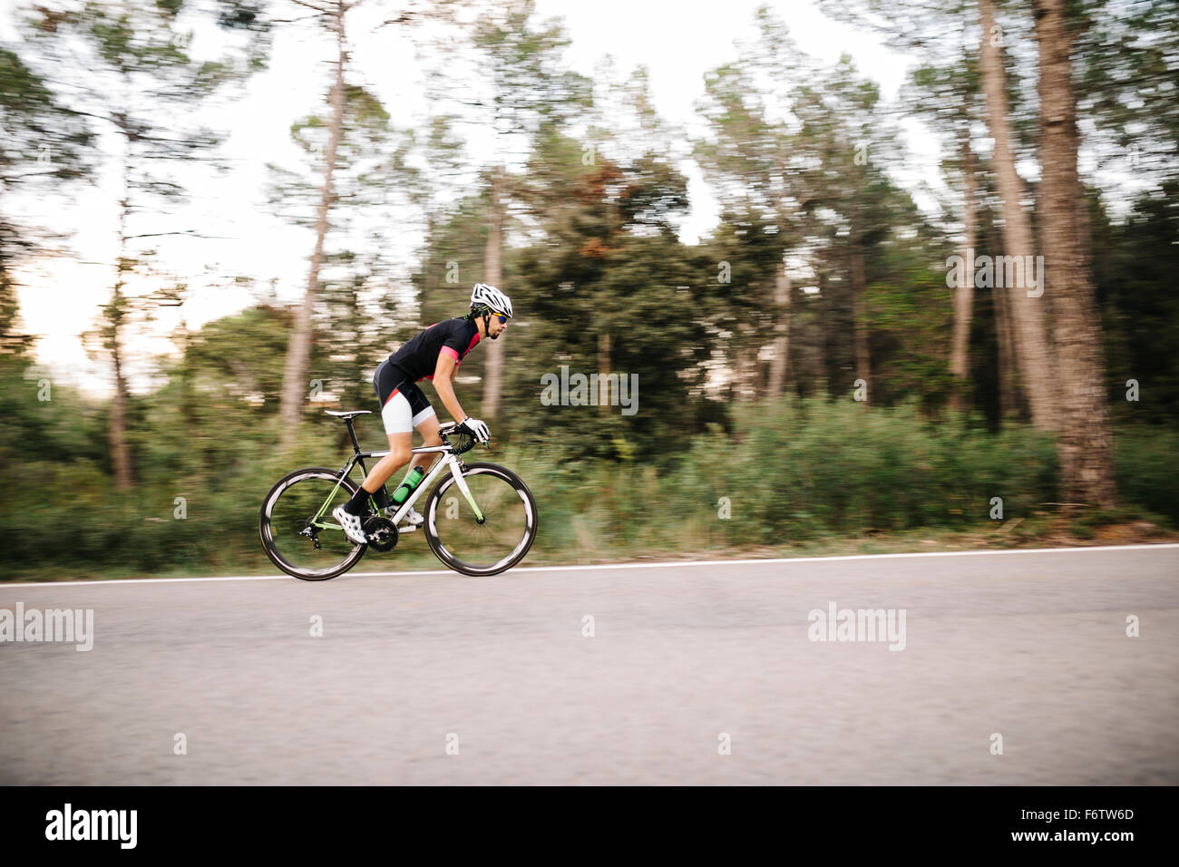 Dynamic cyclist hi-res stock photography and images - Alamy