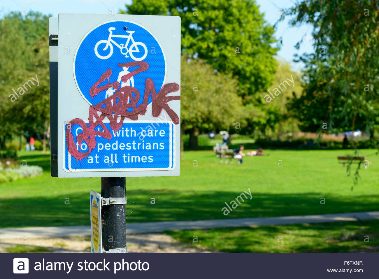 Shared Path Sign Signs High Resolution Stock Photography and Images - Alamy