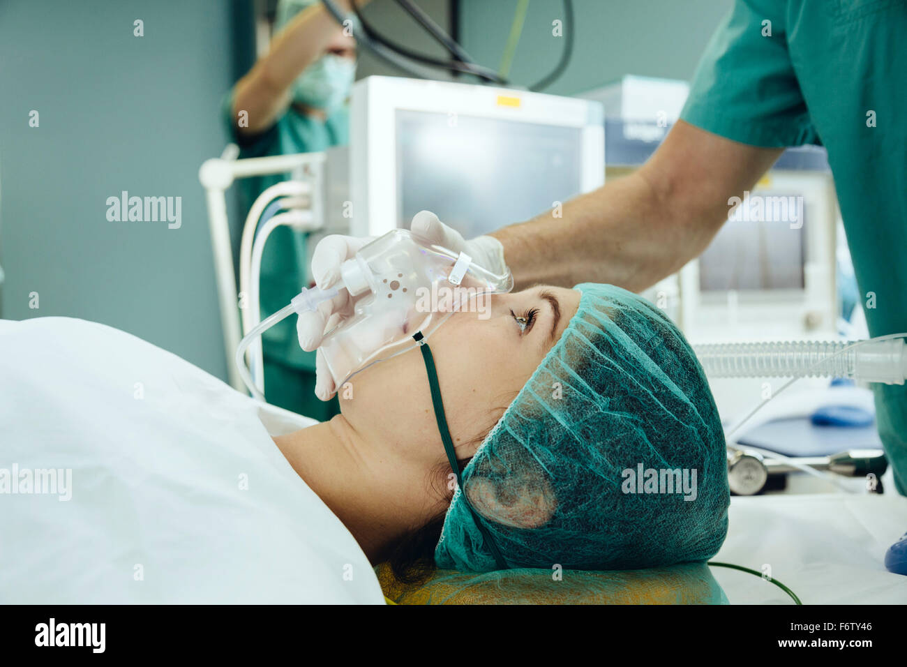 Anaesthesia mask hi-res stock photography and images - Alamy