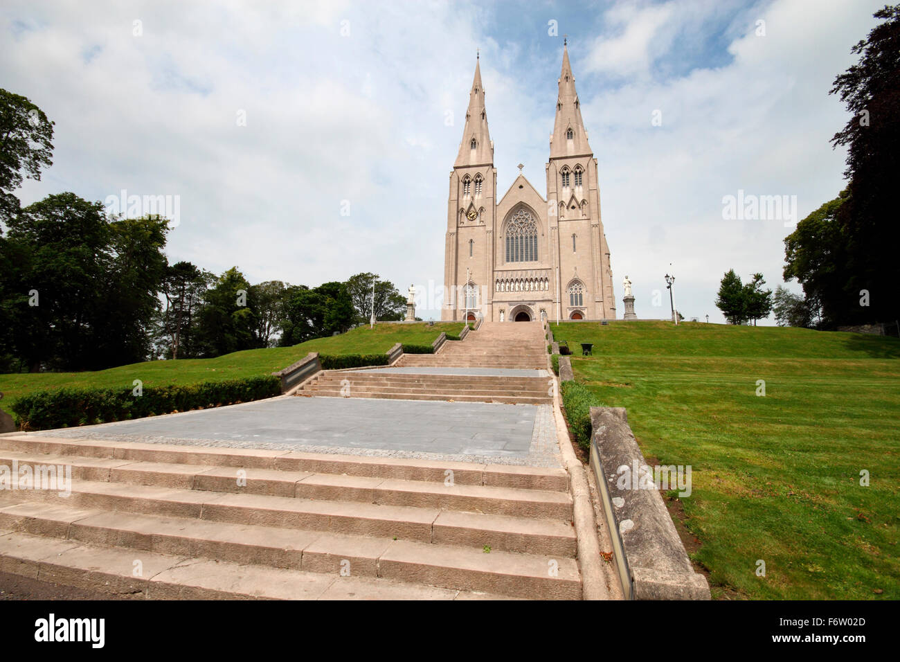 Armagh cathedral hi-res stock photography and images - Alamy