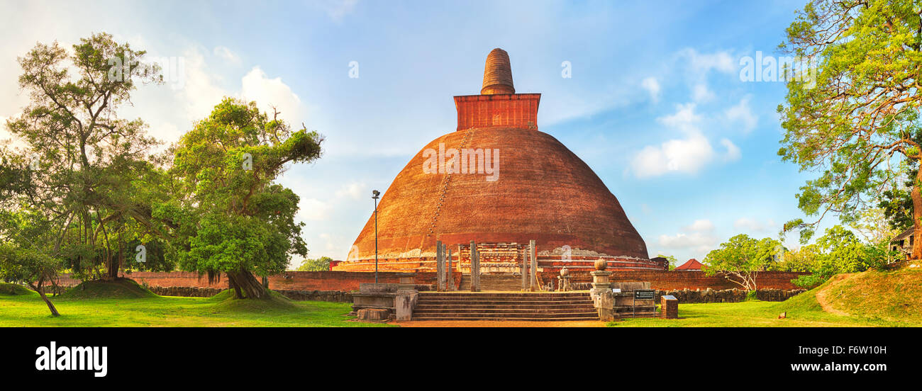 Jetavanaramaya dagoba in the ruins of Jetavana in the sacred world ...