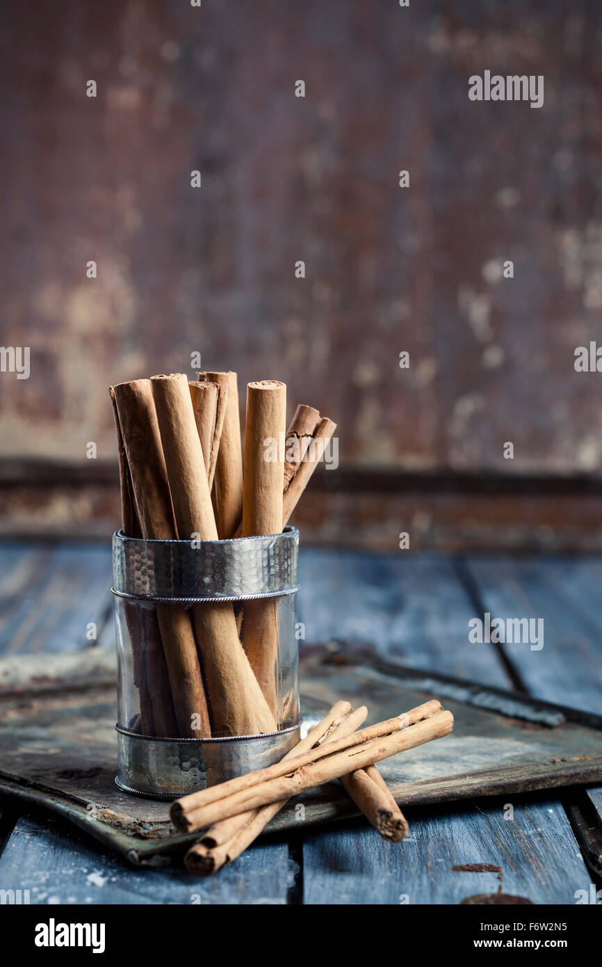 Cinnamon scent hi-res stock photography and images - Alamy