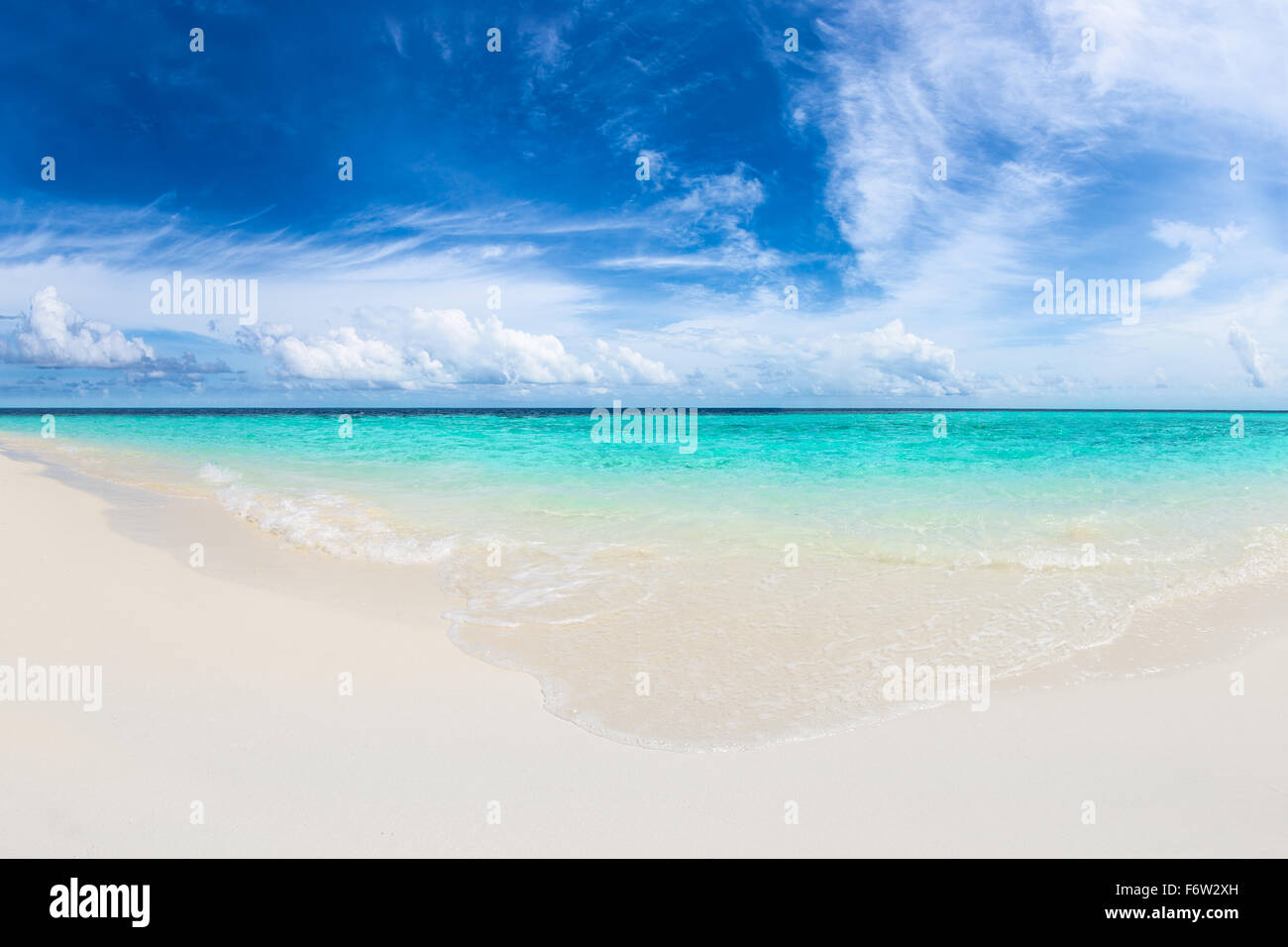 white sand beach with turquoise blue water Stock Photo - Alamy