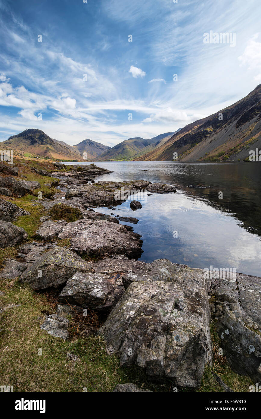 Stunning landscape of Wast Water and Lake District Peaks on Summer day ...