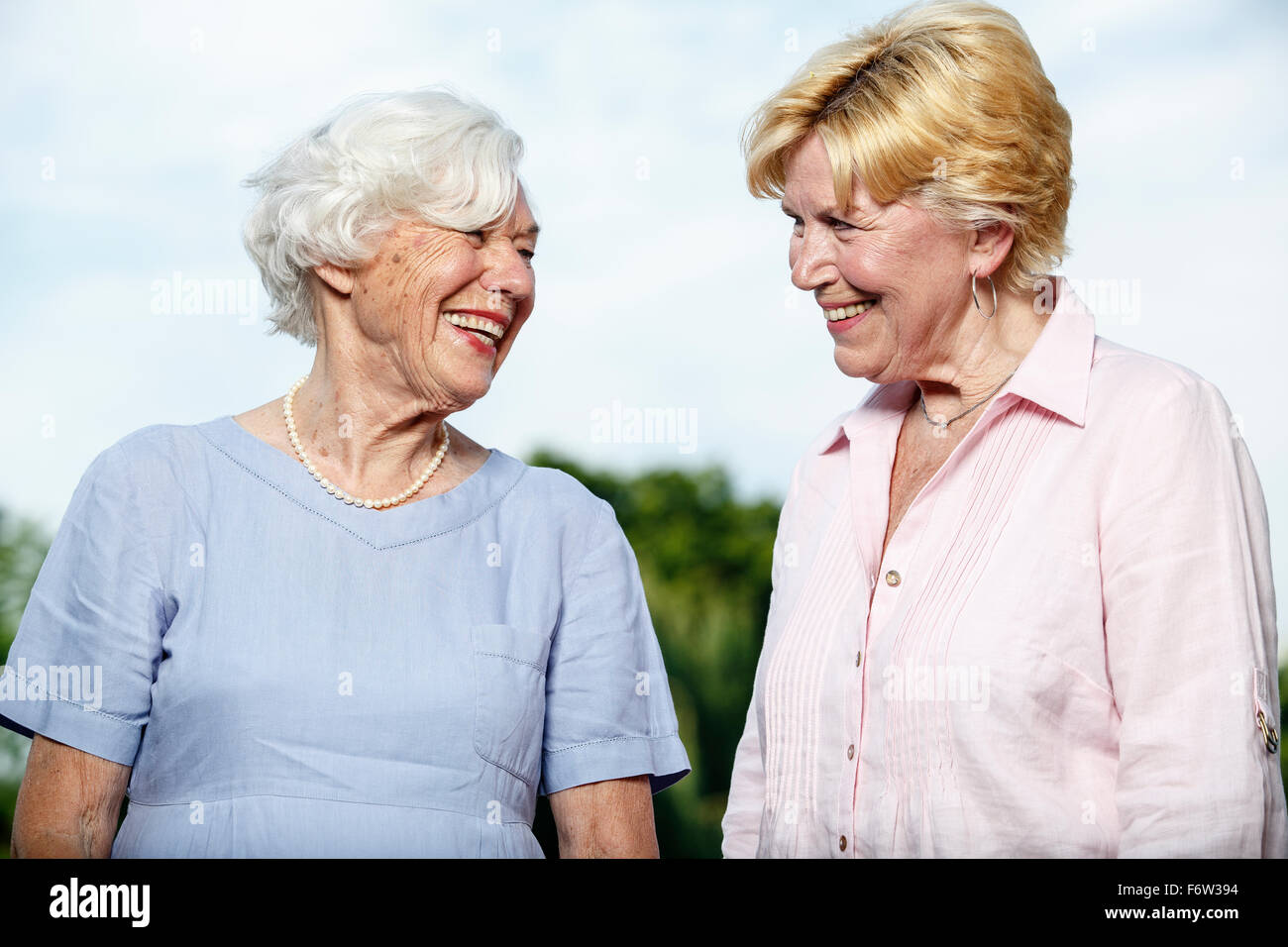 Berlin laughing hi-res stock photography and images - Alamy