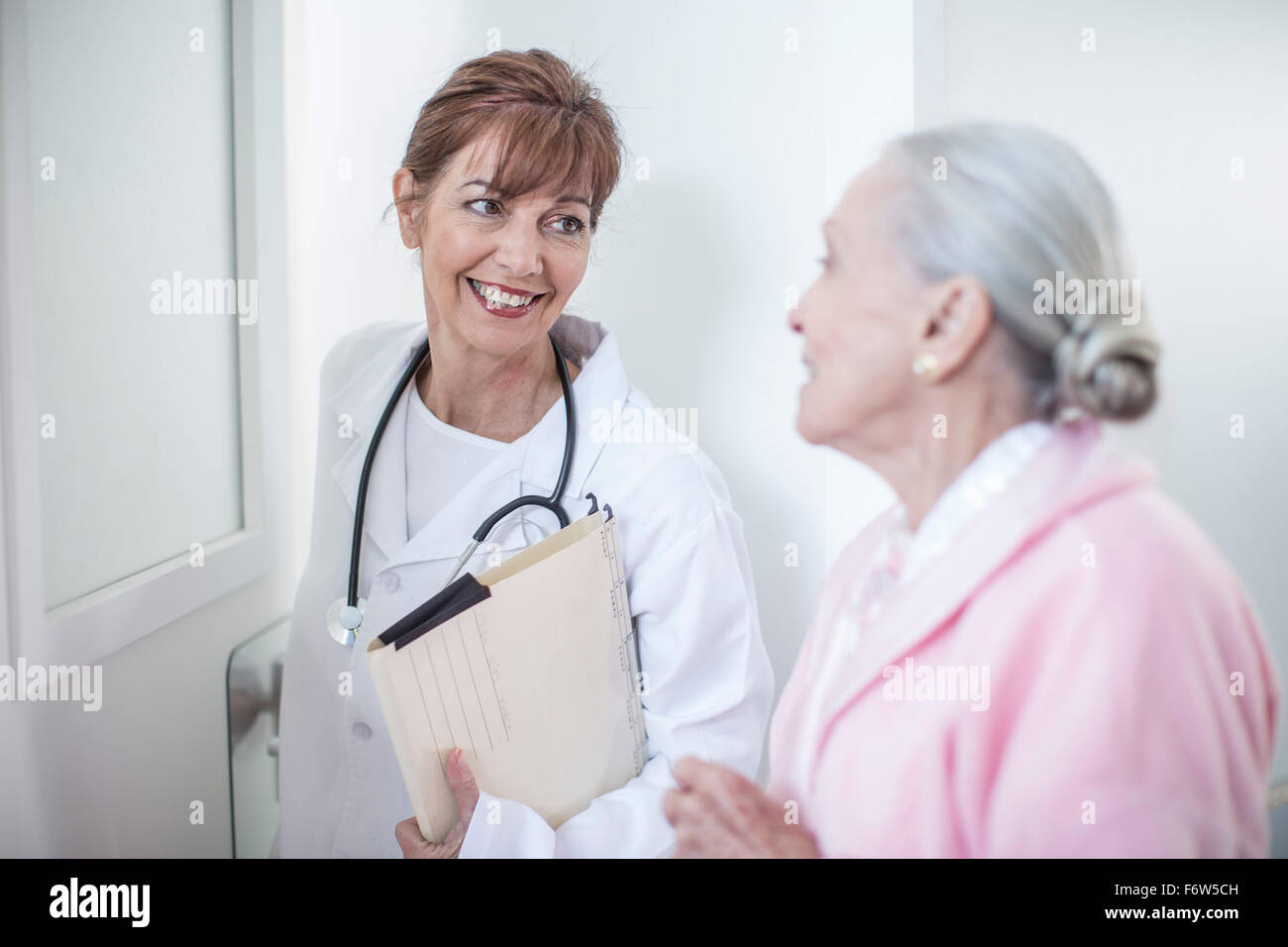 Smiling patient in africa hi-res stock photography and images - Alamy
