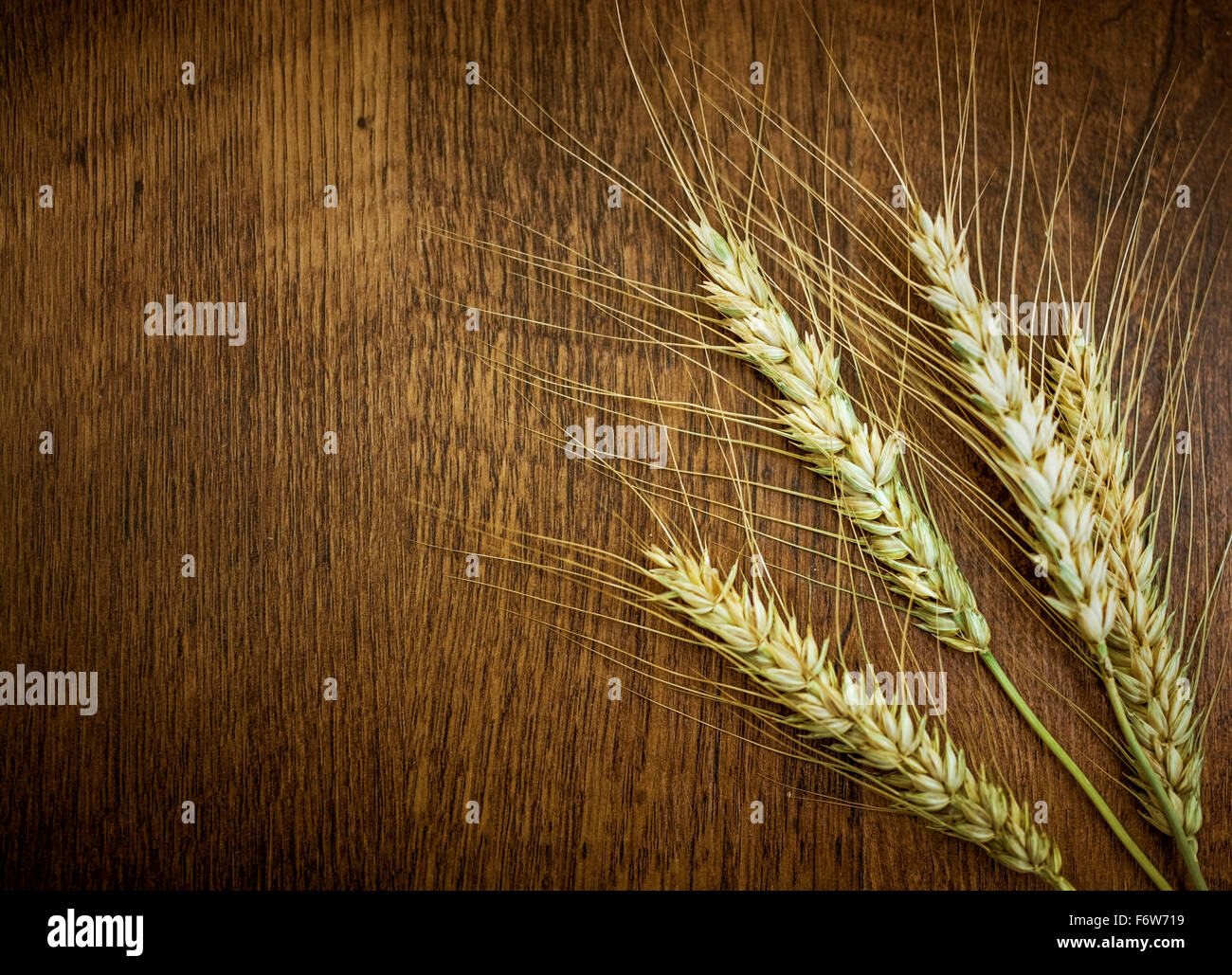 Wood grain table hi-res stock photography and images - Alamy