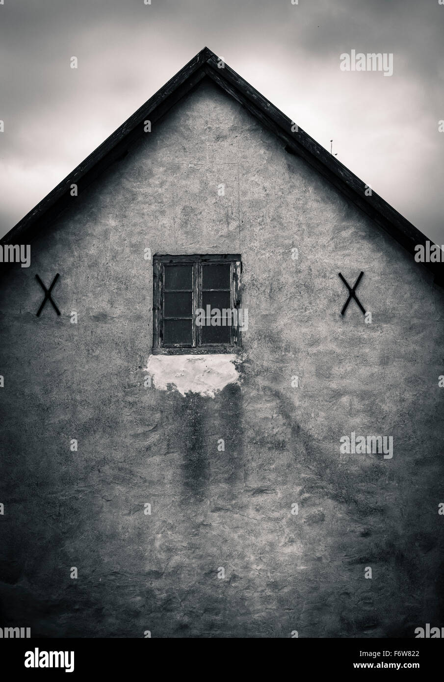 Old abandoned house with dark, mysterious and moody setting Stock Photo ...