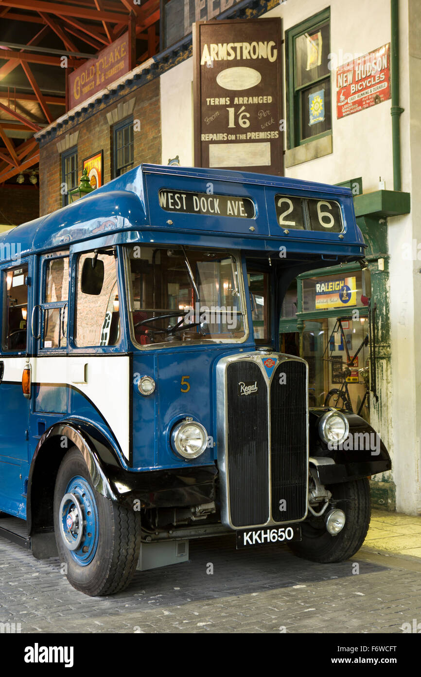 Aec bus hi-res stock photography and images - Alamy