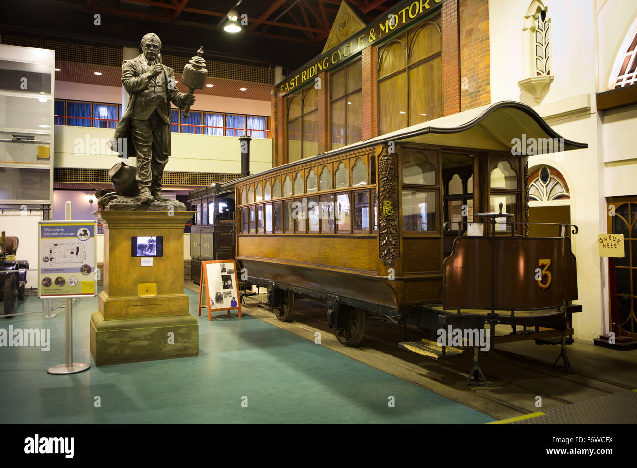 Victorian tram hi-res stock photography and images - Alamy