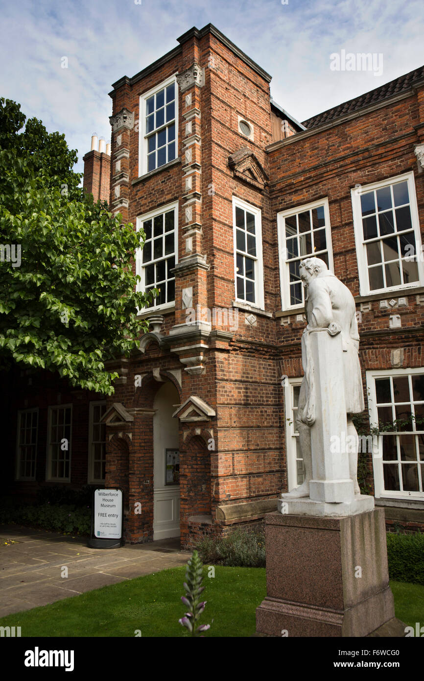 UK, England, Yorkshire, Hull, High Street, Museum Quarter, Wilberforce ...
