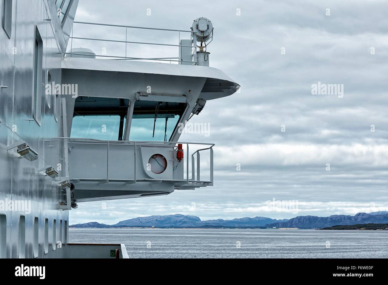Bridge wing hi-res stock photography and images - Alamy