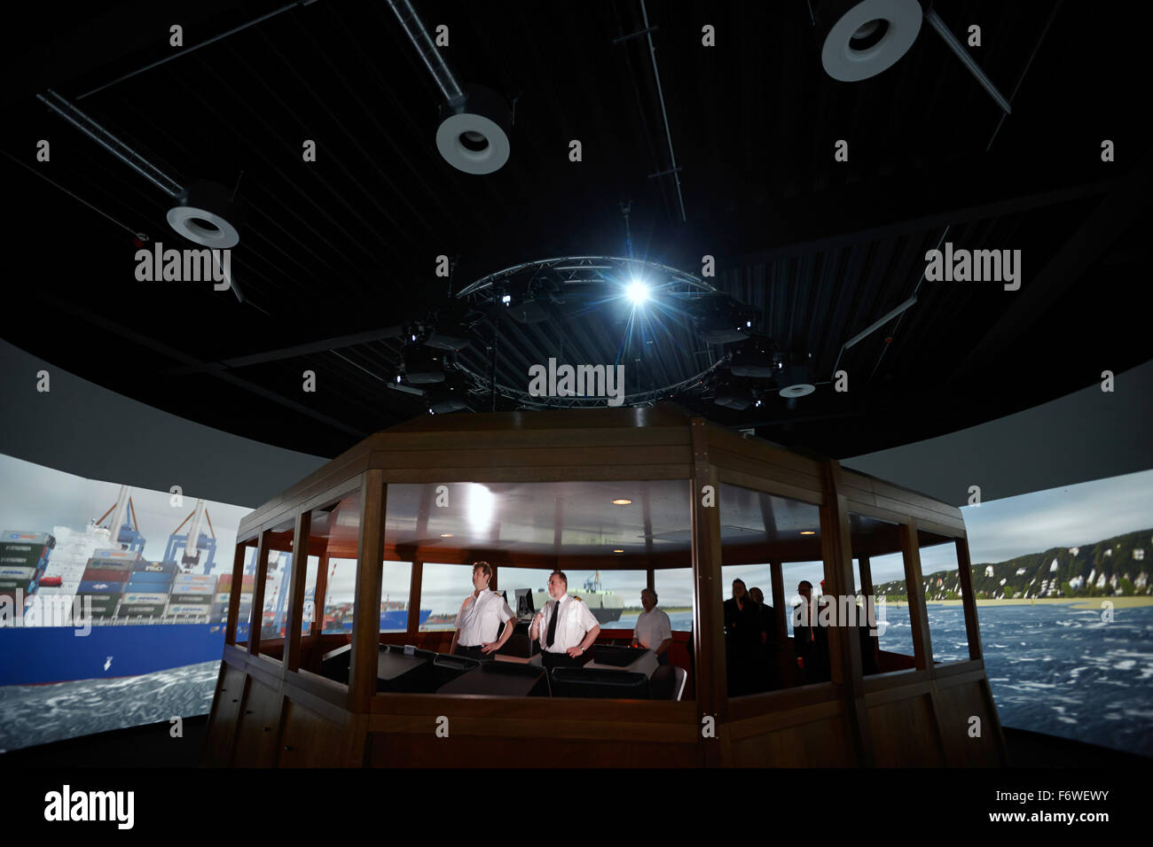 Marine simulator hi-res stock photography and images - Alamy