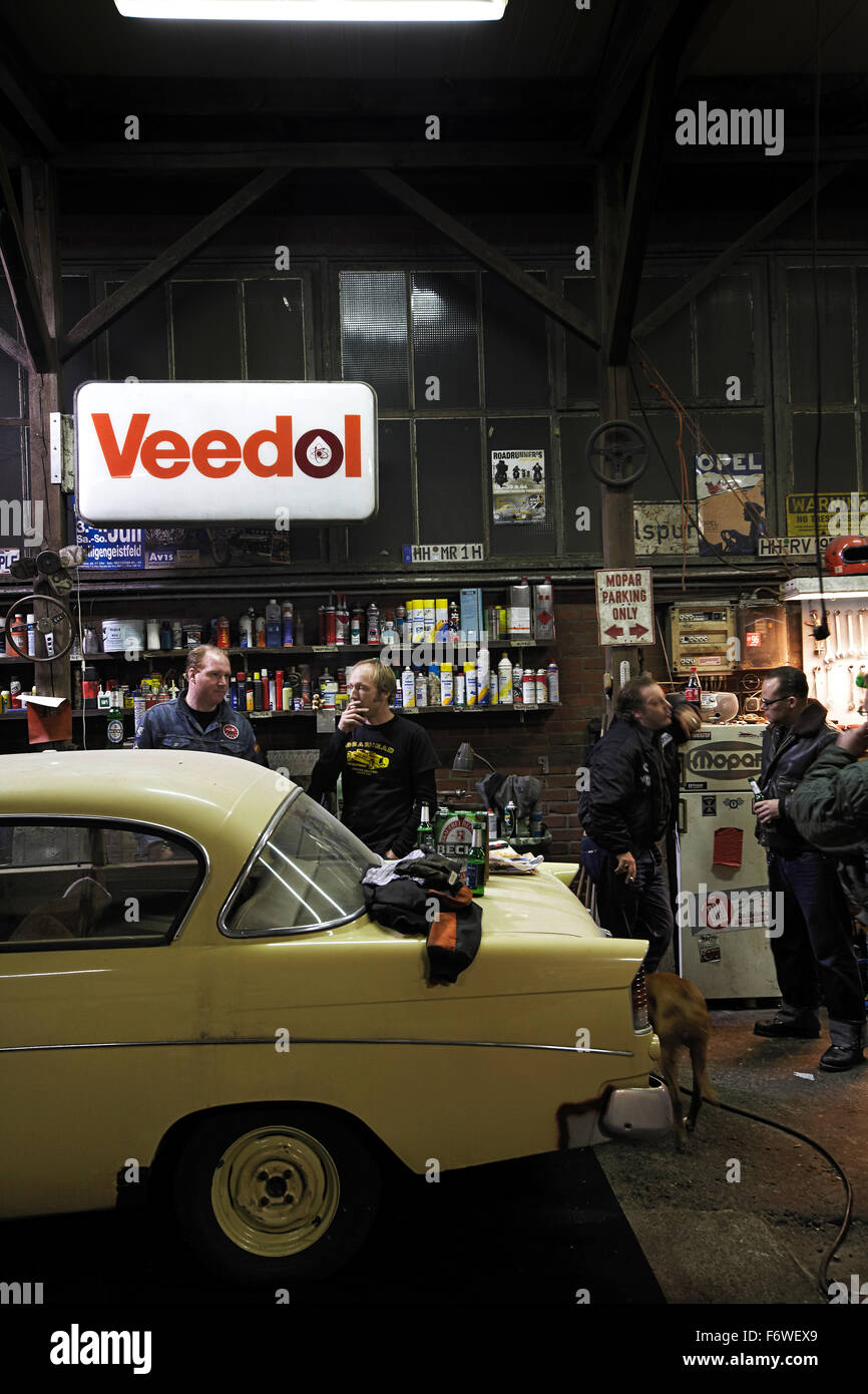 Inside a garage hi-res stock photography and images - Alamy