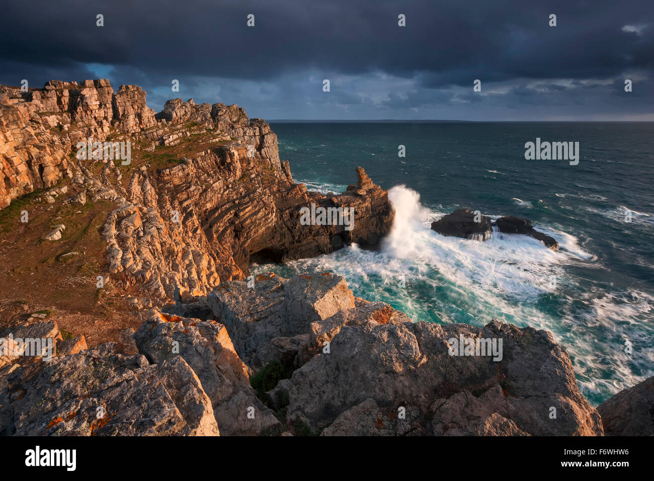 Pointe de Dinan, Crozon Peninsula, Brittany, France Stock Photo - Alamy