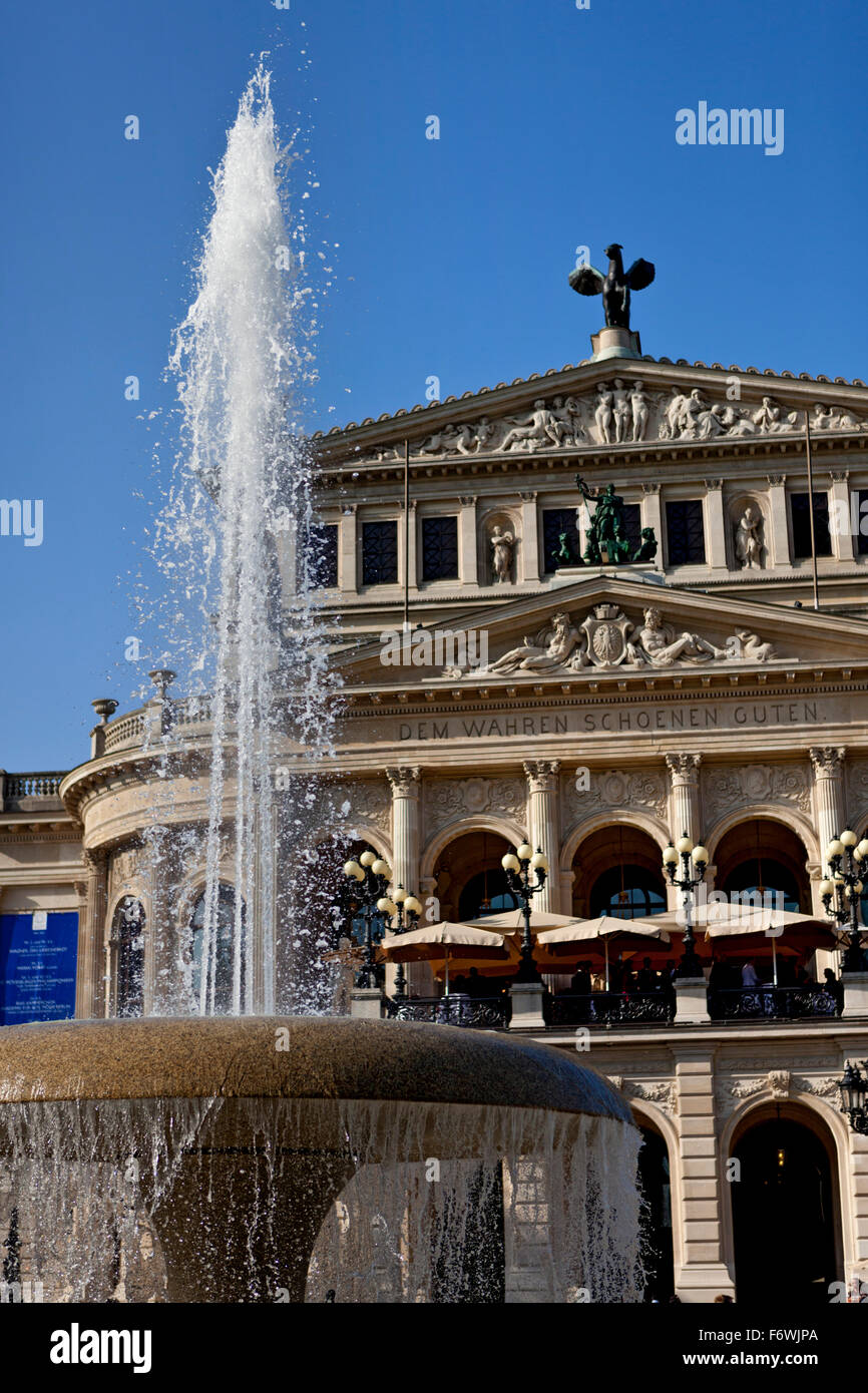 Water fountain near the Alte Oper, Opernplatz, Frankfurt, Hesse ...