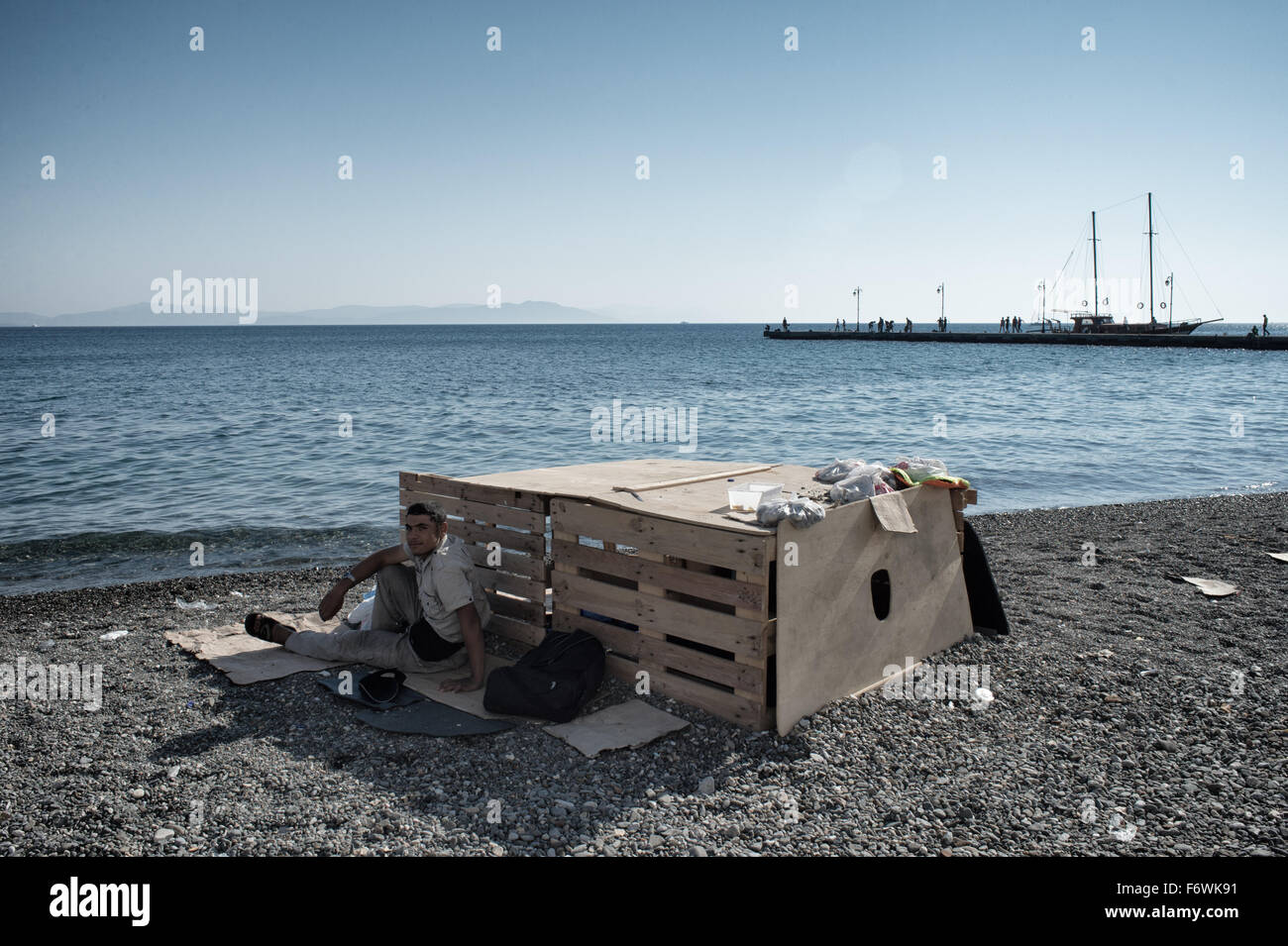 Syrian refugees greece beach hi-res stock photography and images - Alamy