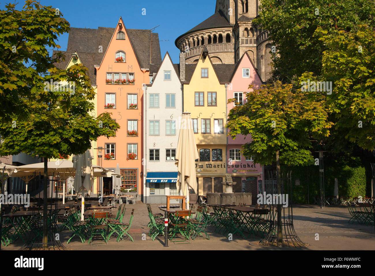 Houses on the fish market in front of the Gross-Sankt-Martin church ...