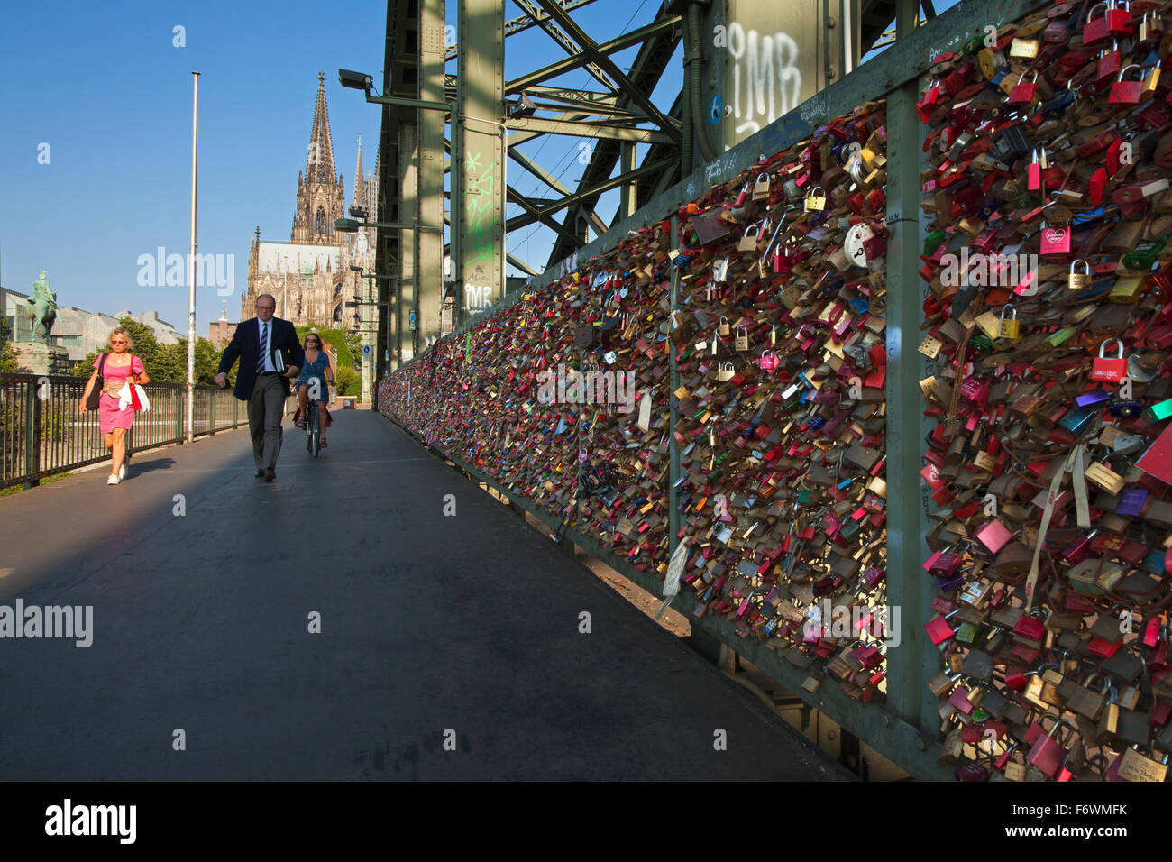 Love locks on Hohenzollern bridge, view to Cologne cathedral, Cologne ...