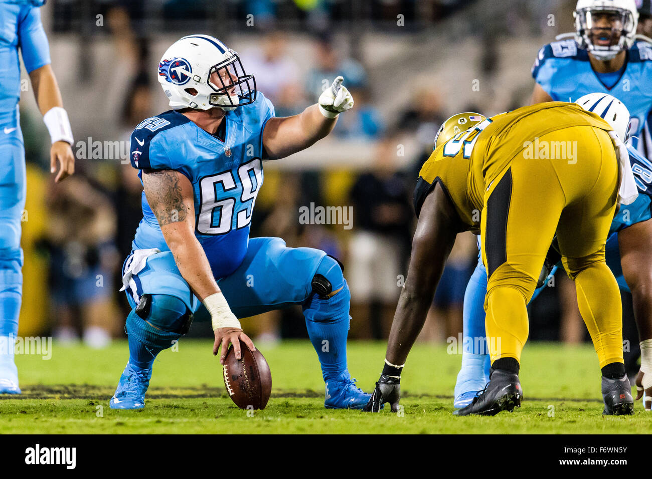 November 19, 2015: Tennessee Titans center Andy Gallik #69 points out ...