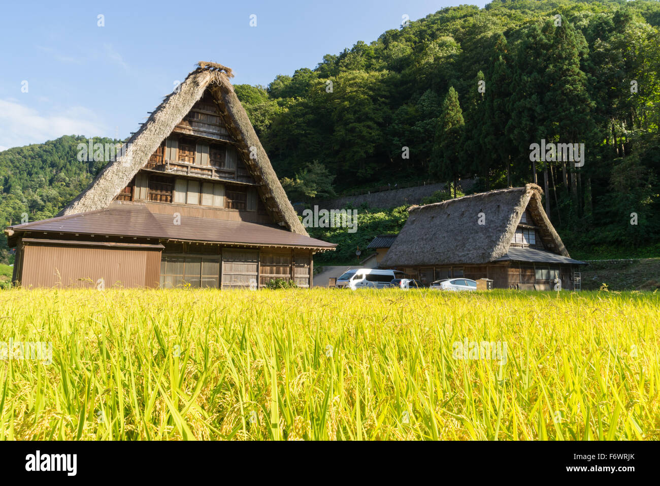 Gassho Zukuri (Gassho-style) Houses in Suganuma area of Gokayama, Japan ...