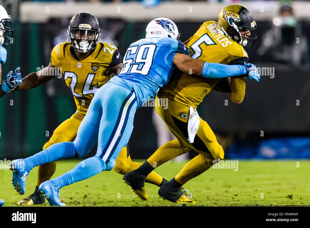 November 19, 2015: Tennessee Titans inside linebacker Wesley Woodyard ...