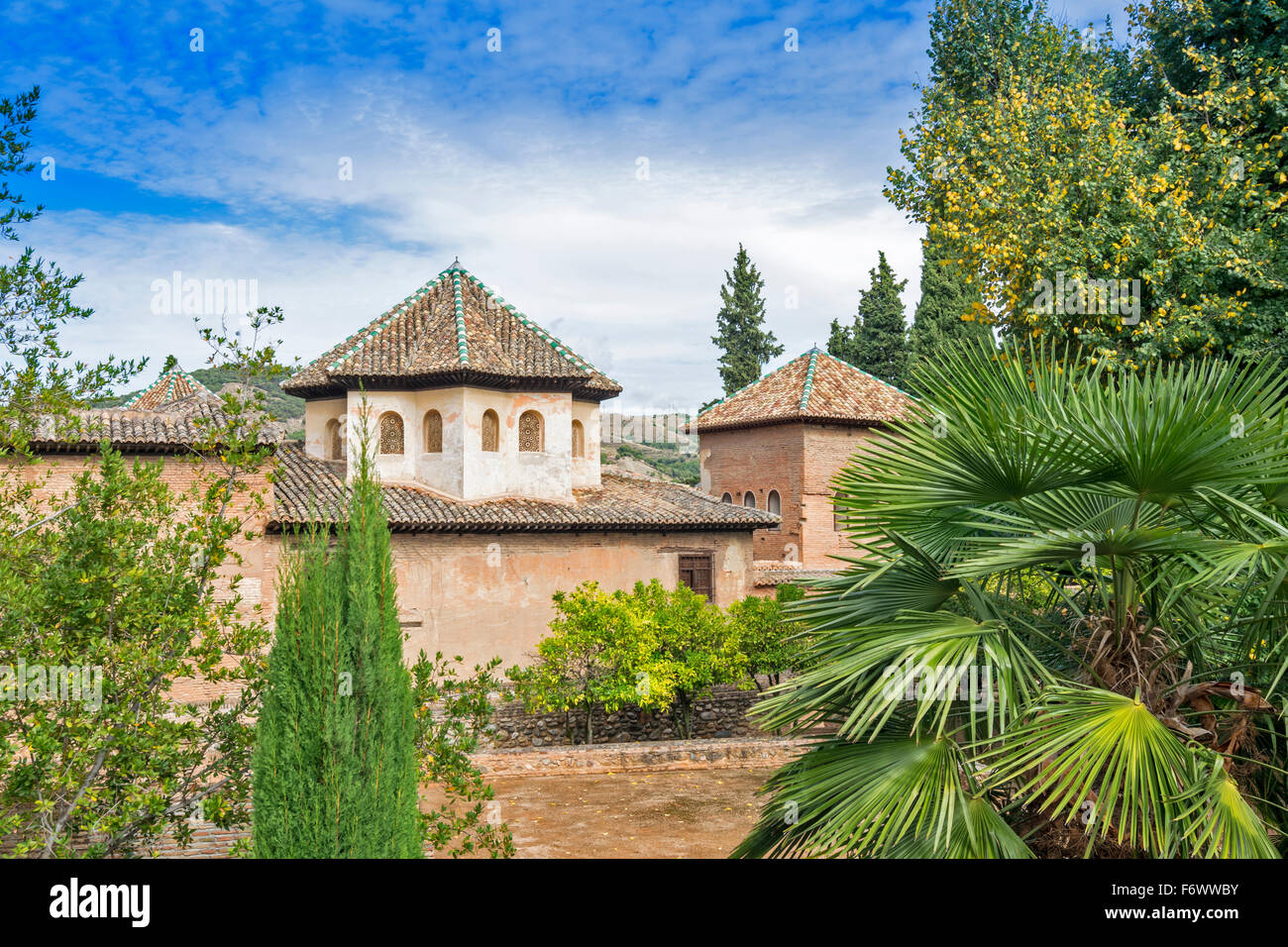 GRANADA ANDALUCIA SPAIN INSIDE THE ALHAMBRA GARDENS AND BUILDINGS Stock ...