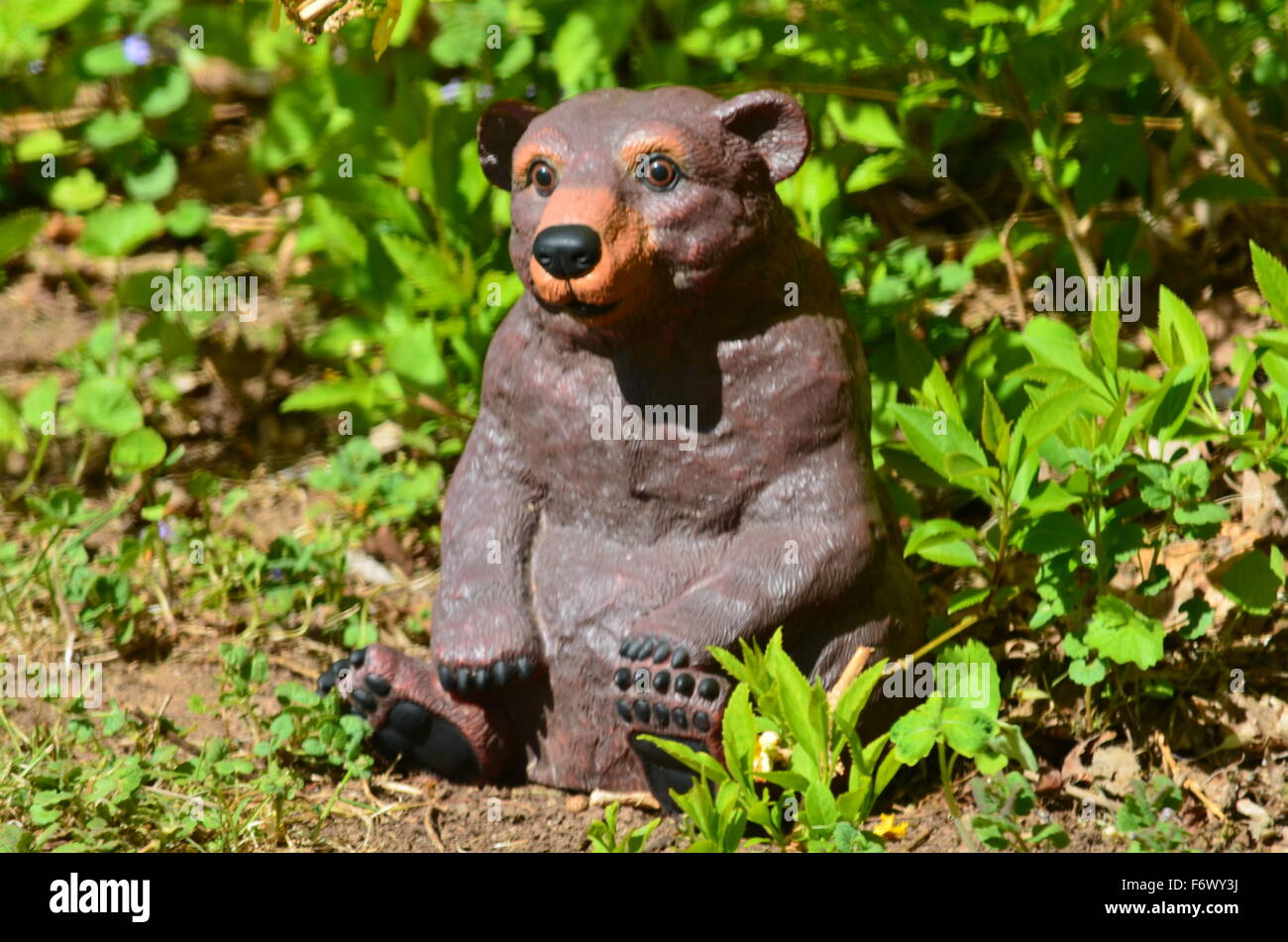 Bear garden decoration hi-res stock photography and images - Alamy
