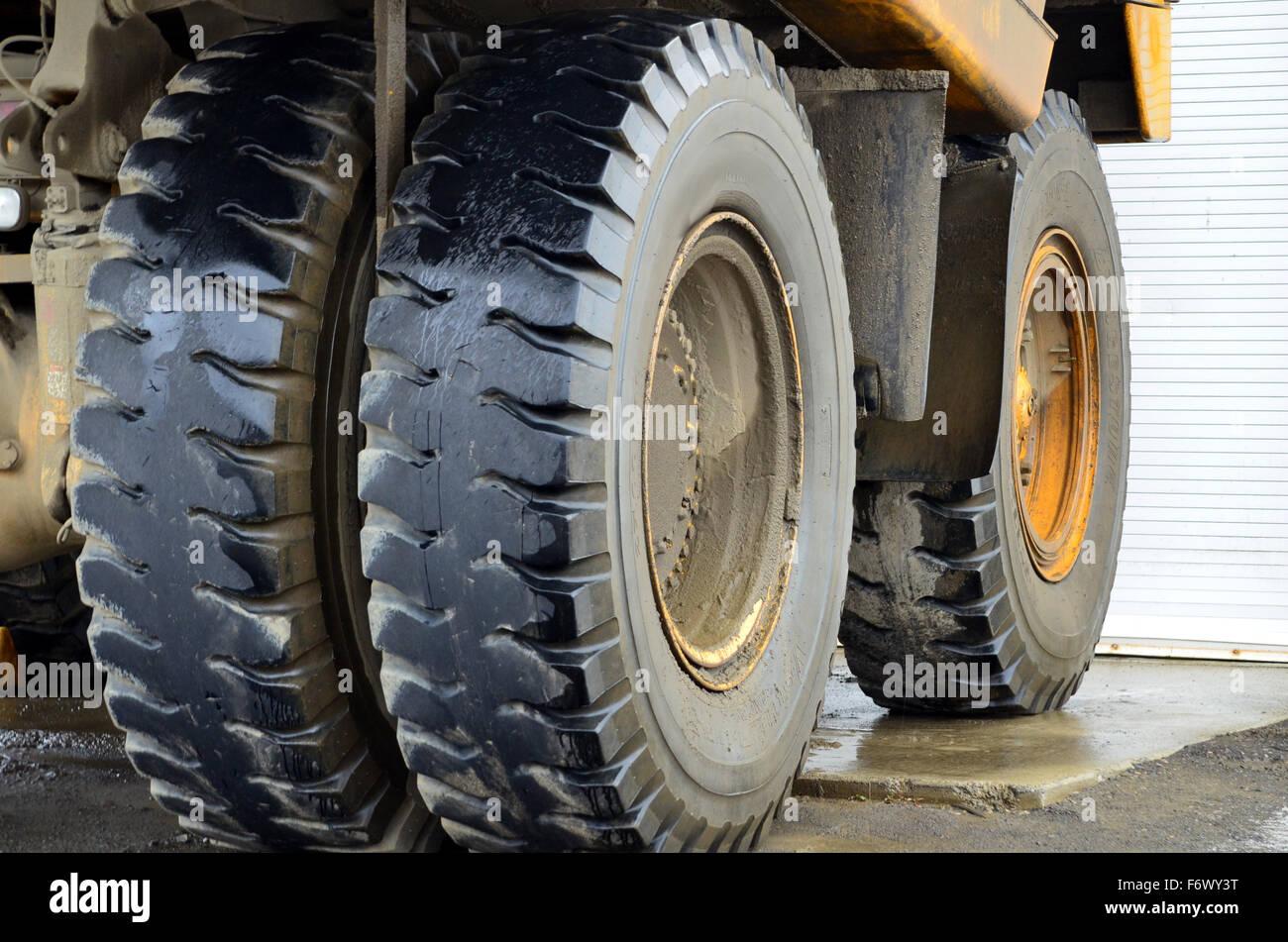 Quarry and truck hi-res stock photography and images - Alamy