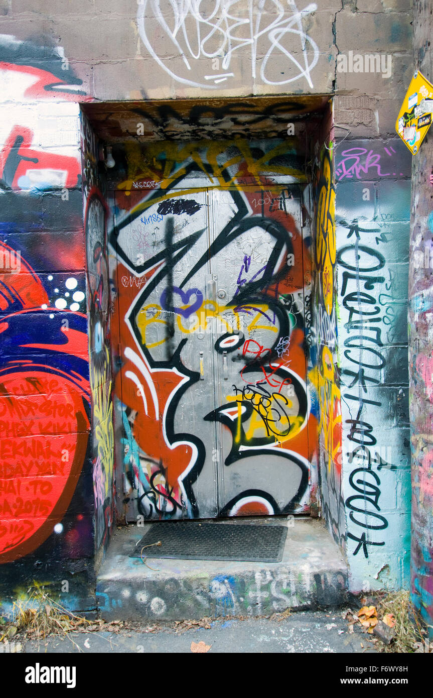 Graffiti in lane way in Toronto, Ontario, Canada Stock Photo - Alamy