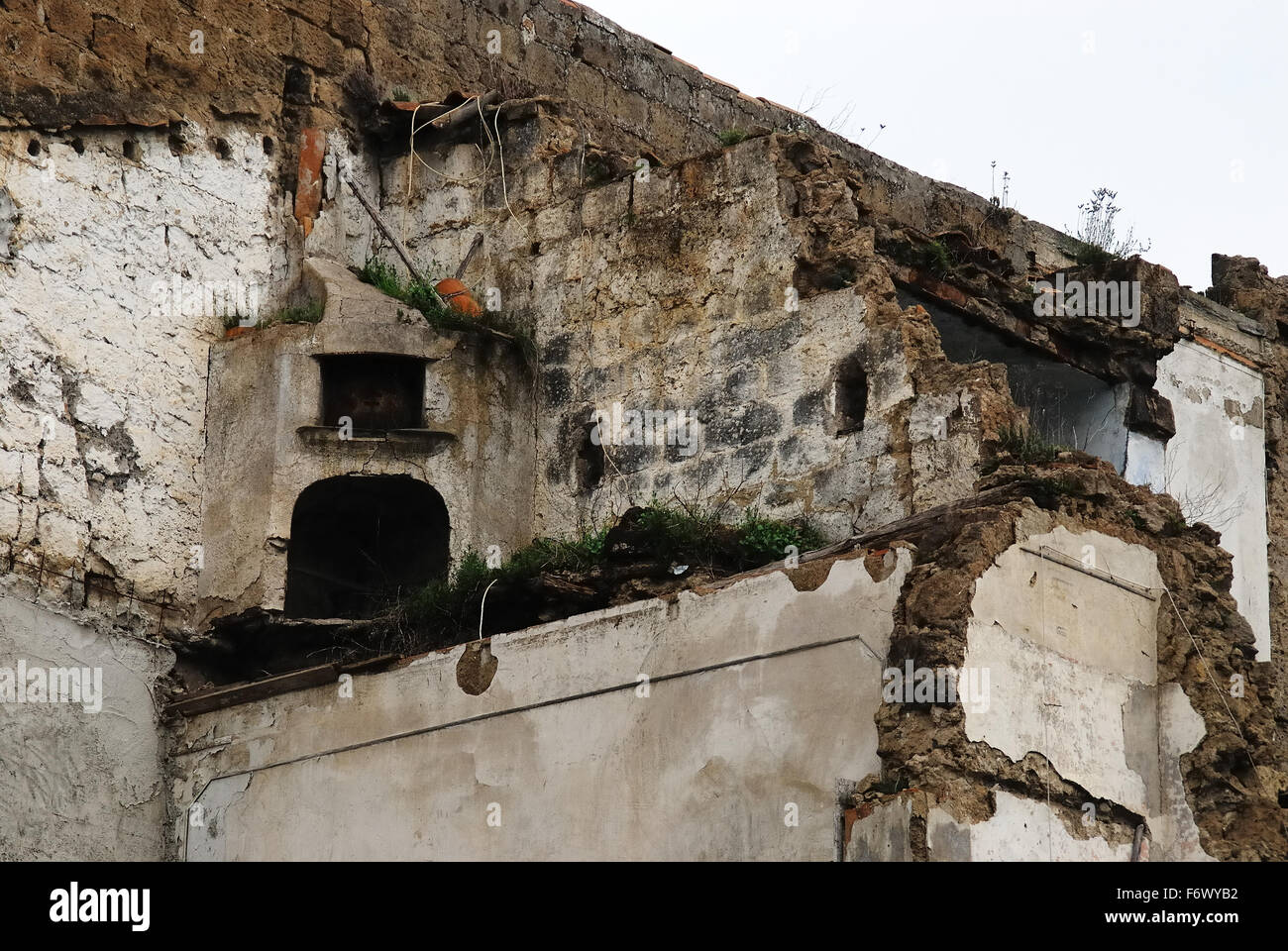 Building collapse hi-res stock photography and images - Alamy