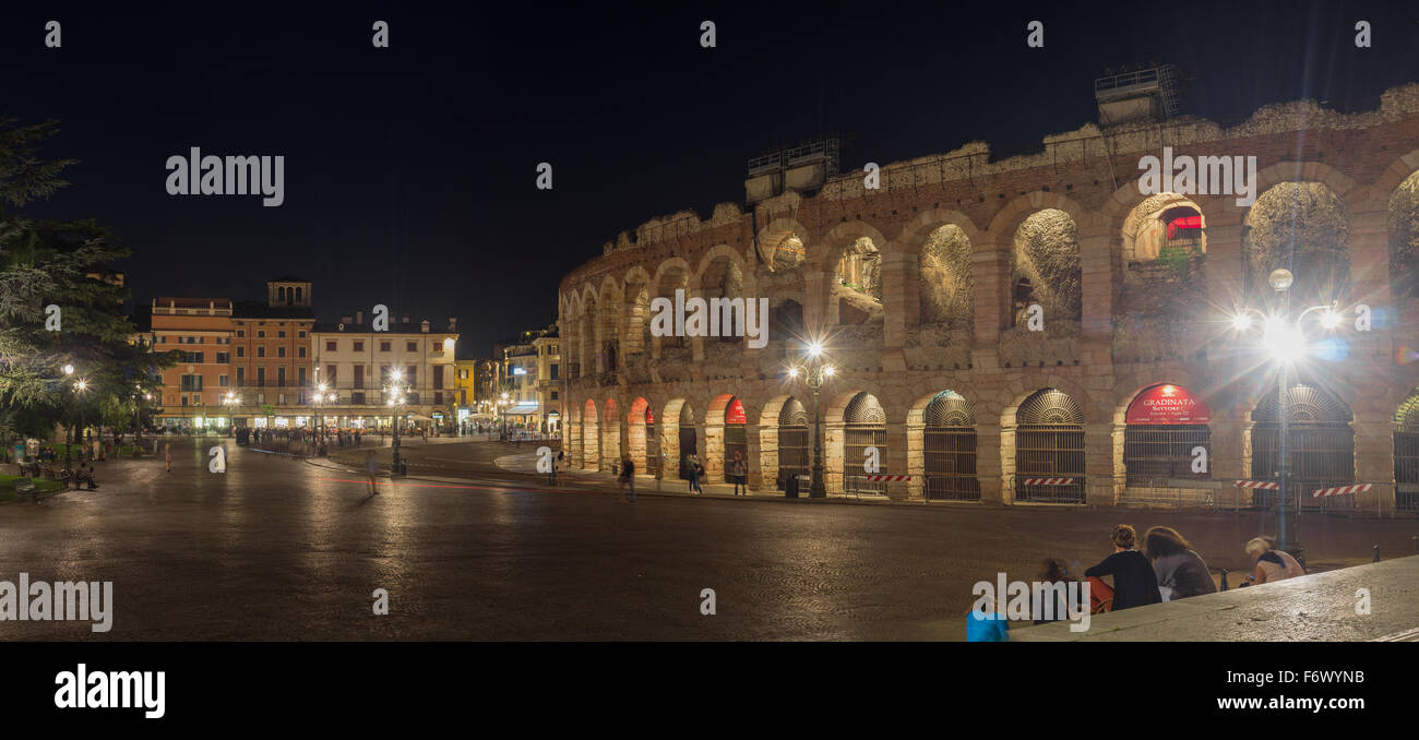 Roman amphitheater Arena di Verona at the night Stock Photo - Alamy
