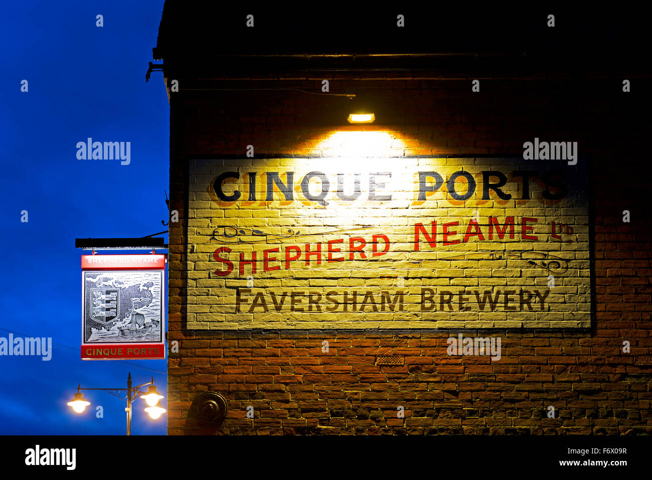 Shepherd neame pub sign hi-res stock photography and images - Alamy
