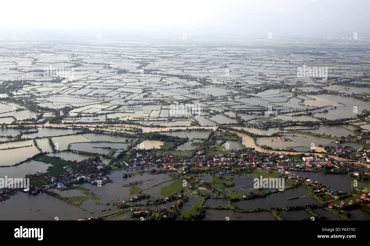 Typhoon damage philippines hi-res stock photography and images - Alamy