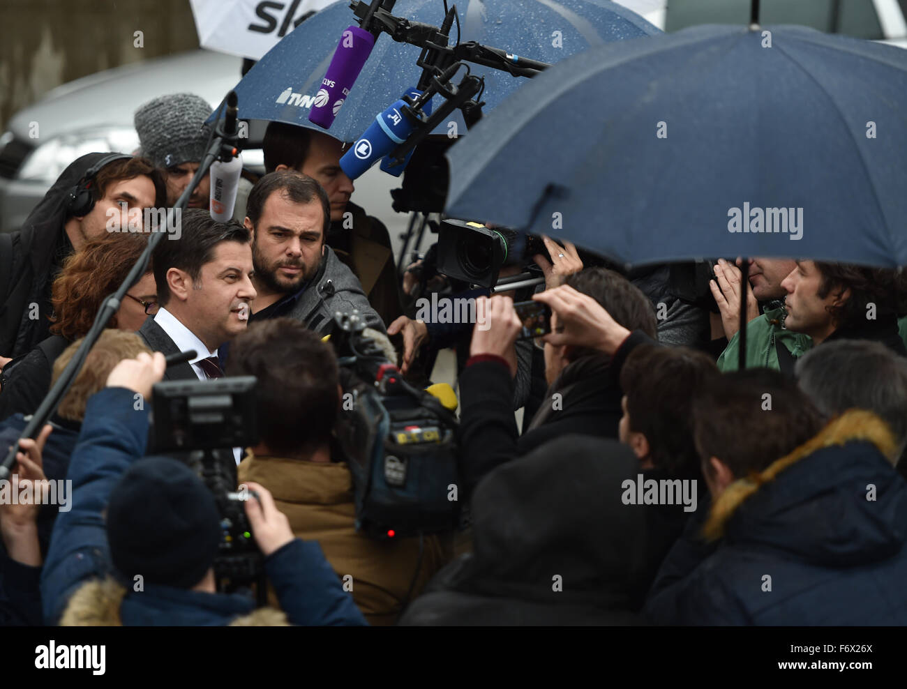 Frankfurt, Germany. 20th Nov, 2015. DFL-CEO Christian Seifert (l) with ...