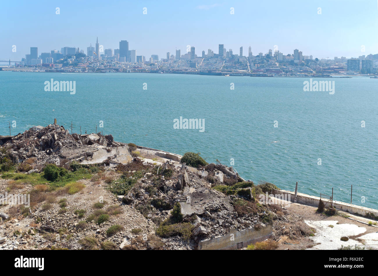 Alcatraz san francisco skyline hi-res stock photography and images - Alamy
