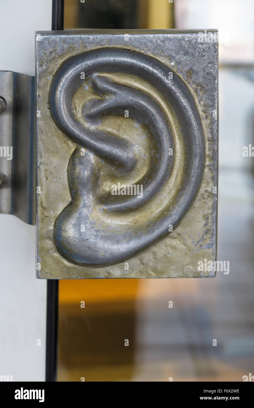 An ear motif on the door handle of a hearing aid centre in Nuremberg ...